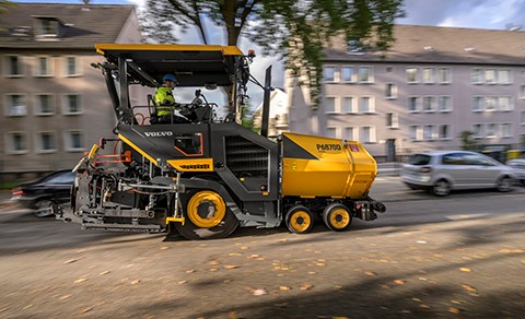 New Volvo P6870D ABG makes paving easy