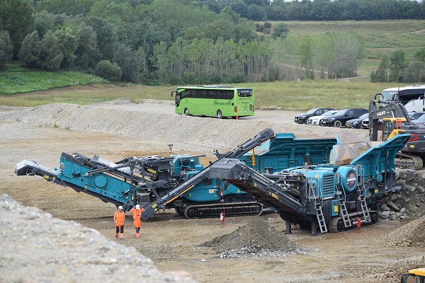 Powerscreen hosts global contingent in Italy