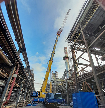 See the custom six-axle crane from Manitowoc