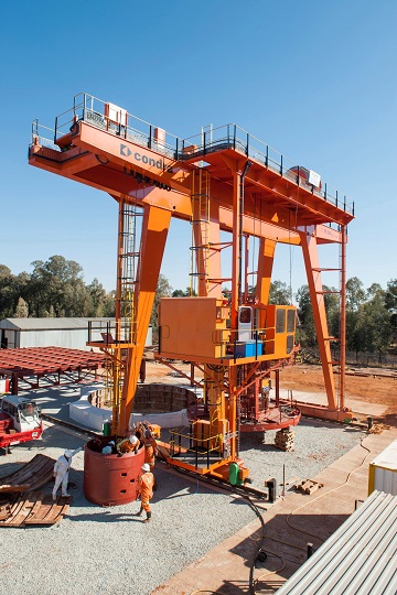Bespoke hoist for fast pre-sink