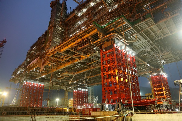 Mammoet launches increased capacity Mega Jack 10000